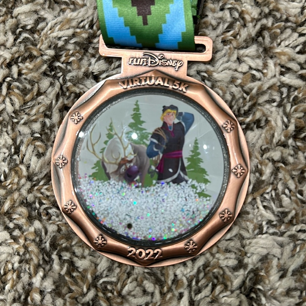 2022 Rundisney Frozen 5k Snowglobe Medal With Kristof… - Gem